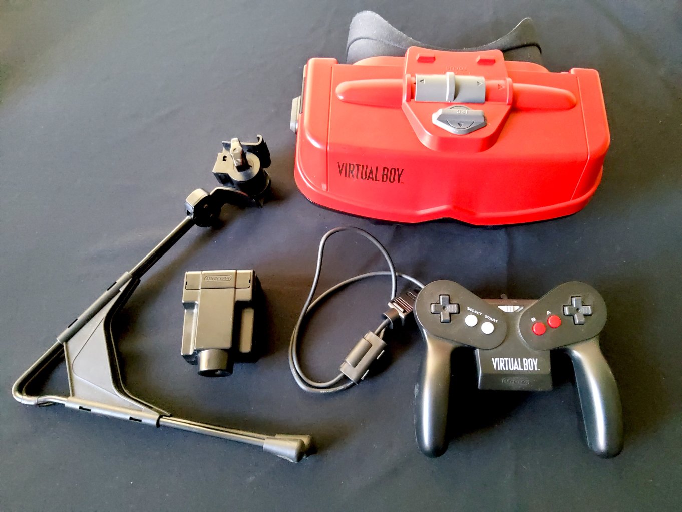Nintendo Virtual Boy en Boite + Virtual Boy AC Adapter Tap – Retro Japan