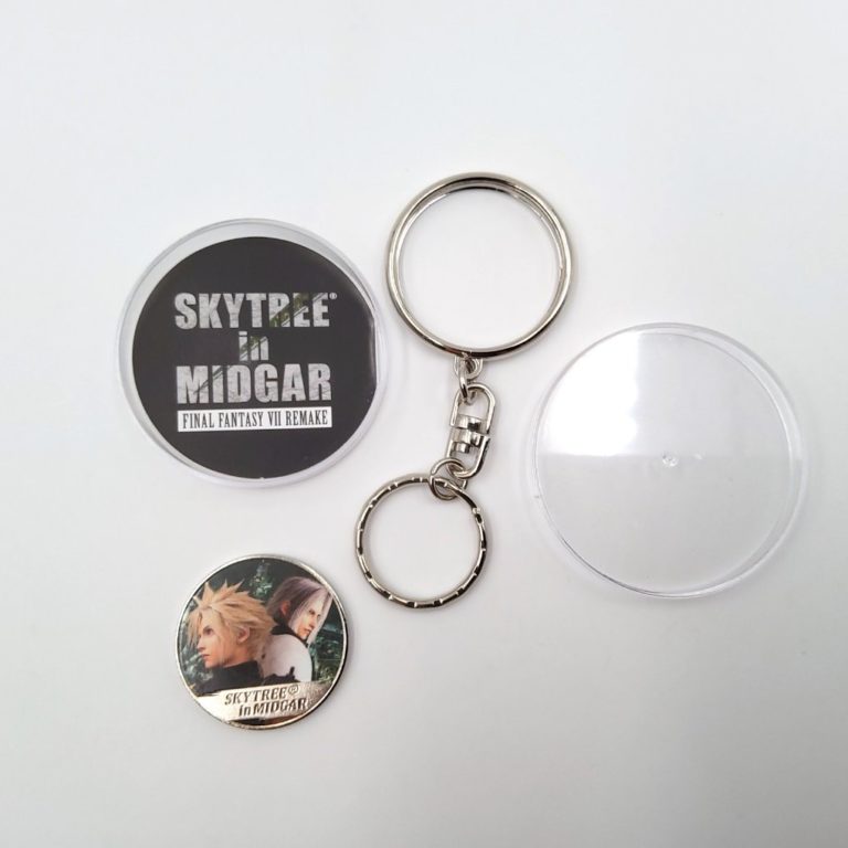 Final Fantasy VII Remake Metal Keychain – Cloud & Sephiroth – Retro Japan