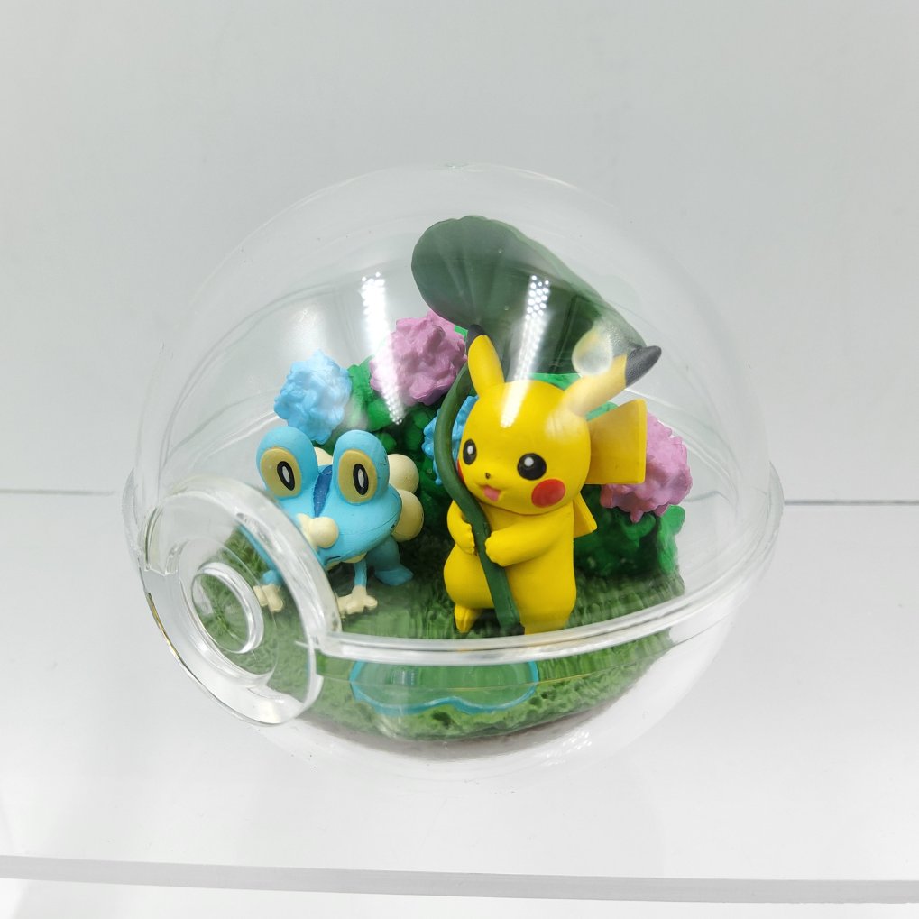 Pokemon Terrarium Collection Four Seasons – Pikachu & Grenousse ...