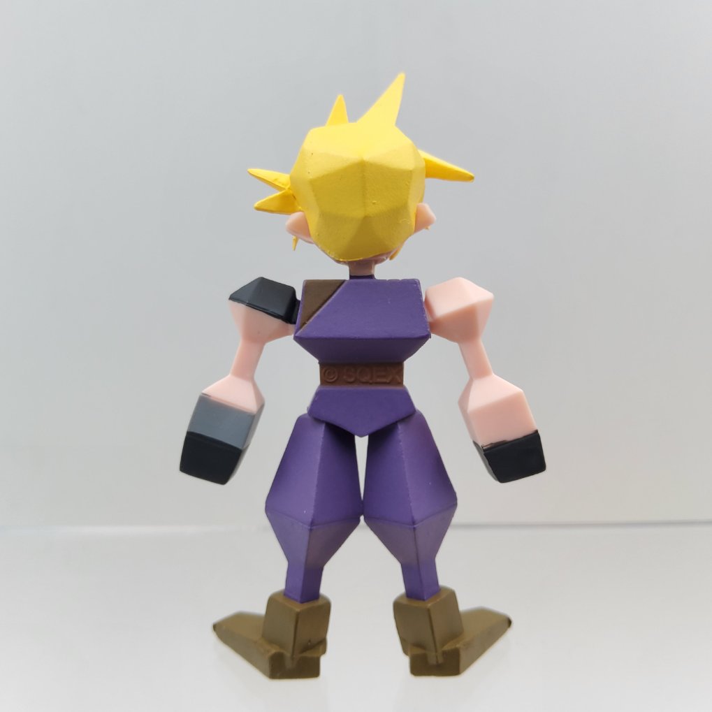 Final Fantasy VII Remake Mini Figure – Cloud Strife – Retro Japan