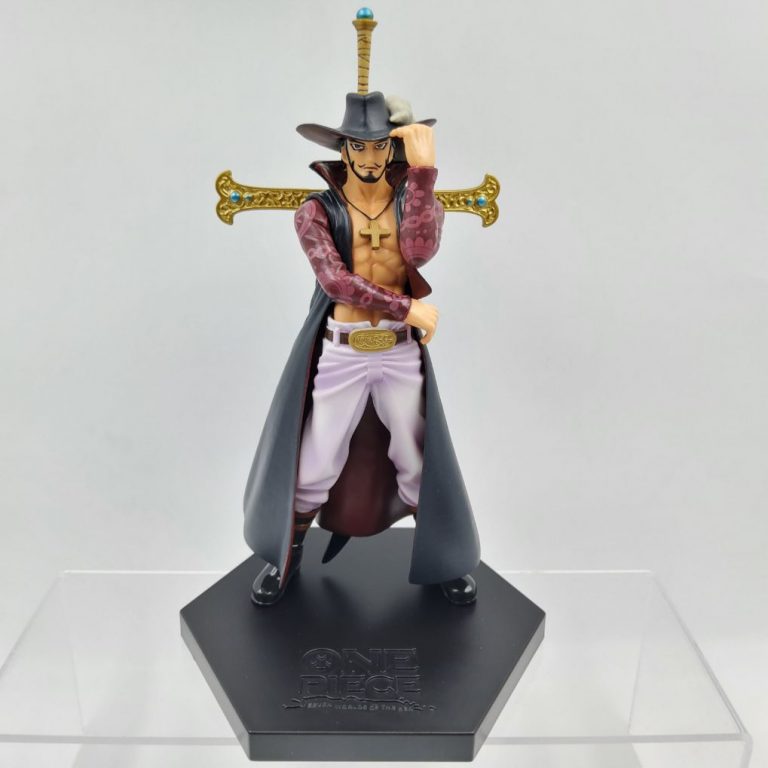 One Piece DX Ouka Shichibukai Figure (vol.3) – Dracule Mihawk – Retro Japan